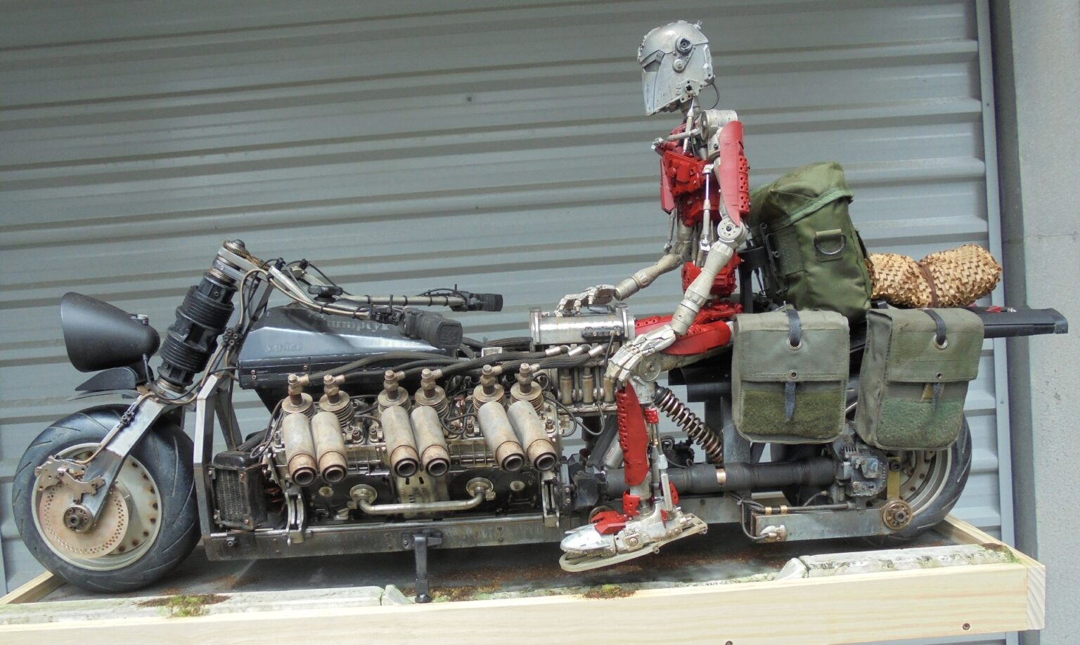 BUILD UP! – ROBOTS! – BY DAVID TREMONT - Modelers Miniatures & Magic